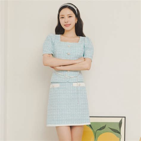 손나은 착용 여자 6월 여름 결혼식 하객룩 패션 셋업 트위드 반팔자켓 스커트 코디 네이버 블로그