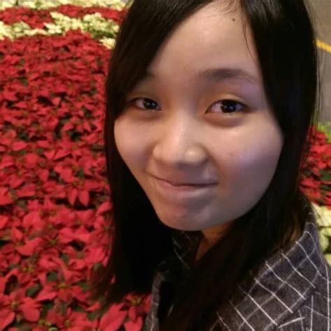 如果沒有癌症特異性高的症狀，比如黑便或是你說的腸阻塞、吐糞水、噴射性嘔吐等等，就算去醫學中心也會診斷成腸燥症吧。 提早發現只能自己定期做糞便潛血、腸鏡胃鏡。 要更多資訊只能自己多注意了多問