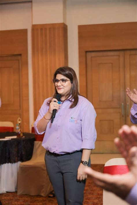 Sakshi Kaushik On Linkedin Teammeeting