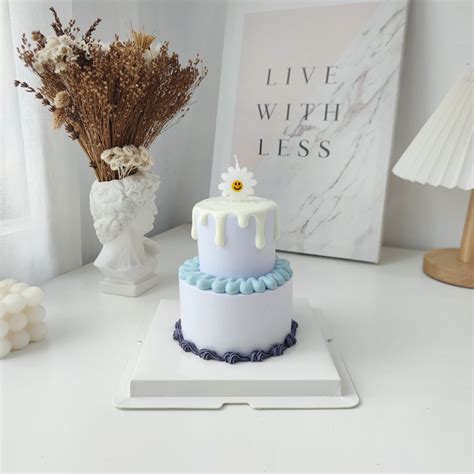 Mini 2 Tier Ella Nings Cake