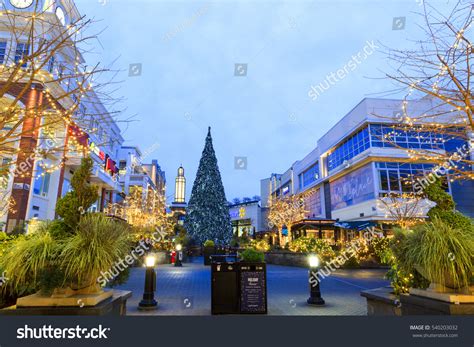 Uptown Shopping Centre Victoria — Stores And Hours Occupi