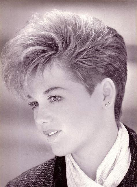 Womens Short Hairstyles 1980s Fade Haircut Styles