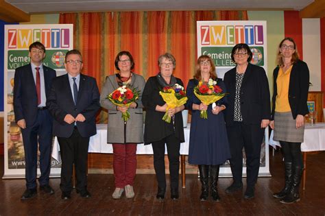 In Niederneustift Viele Ehrungen Für Zwettler Gemeindebedienstete Zwettl