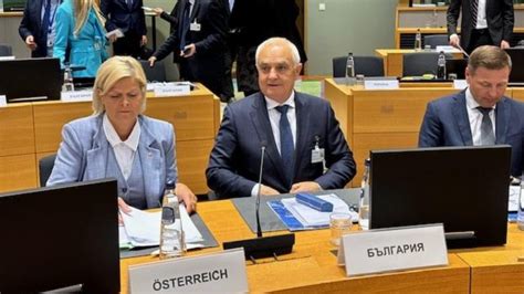 Министър Запрянов Необходимо е значително увеличаване на индустриалния производствен капацитет