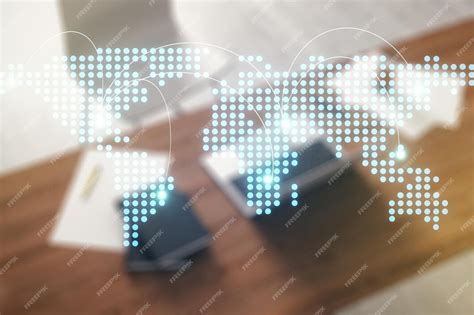 배경 국제 거래 개념 다중 노출에 컴퓨터가 있는 연결 및 현대적인 데스크탑이 있는 추상적이고 창의적인 세계 지도 프리미엄 사진