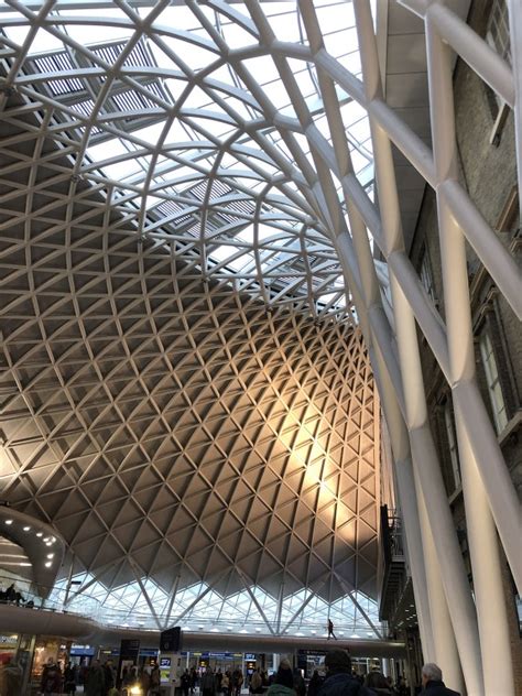 사진 르포 영국 런던 킹스 크로스 역 플랫폼