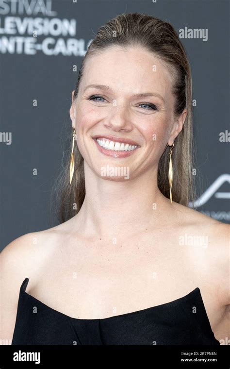 Tracy Spiridakos Hd