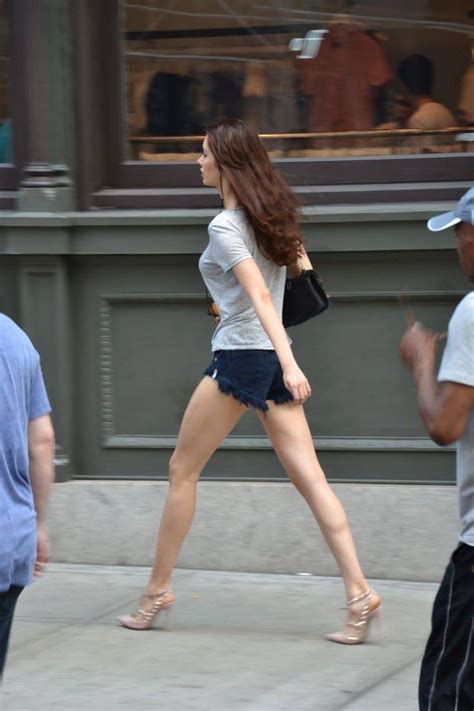 Beautiful Babe On The Street Pic