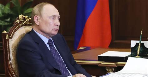 Путин вводит военное положение в оккупированных регионах Украины