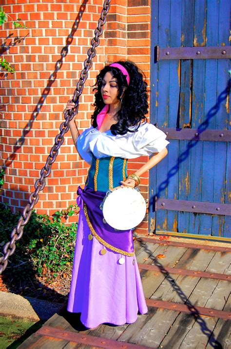 Hunchback Of Notre Dame Esmeralda By Momokarinyo On Deviantart