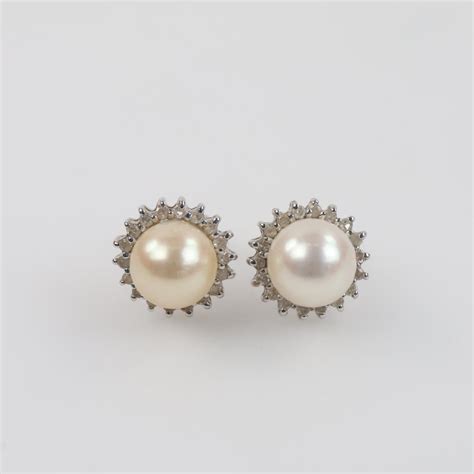 14kt White Gold Pearl And Diamond Accent Earrings Property Room