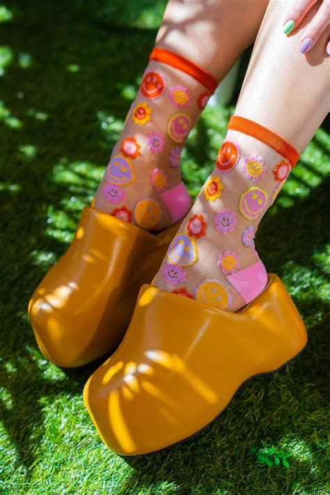 Sock Candy Happy Face Daisy Sheer Sock Chaussure Mode Look Cool