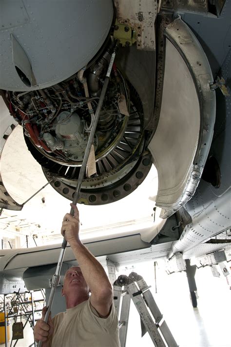 Airmen Work Together In A 10 Engine Install Air National Guard Article Display