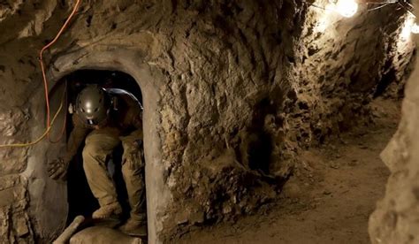 Мексик Америкийн хил дээр нууц хонгил илэрчээ