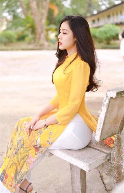 Ghim của Nguyen Hoang trên Sinh viên nữ Người đẹp châu á Glamour Phụ nữ