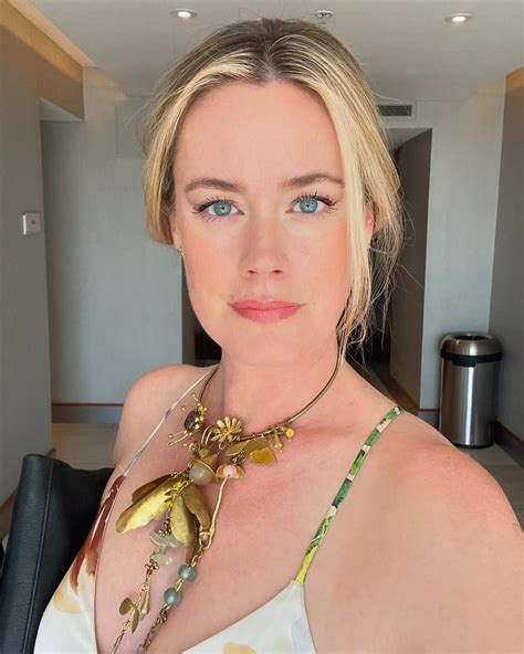 Abigail Hawk Biography Age Net Worth Instagram Spouse Height Wiki Parents Siblings Movies