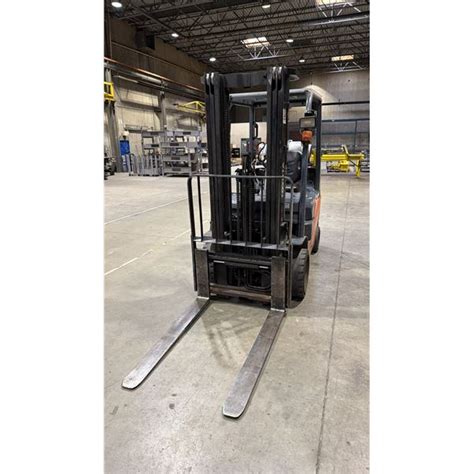 Toyota 8fgcu25 Sas 25 Forklift Propane 3 Stage Mast Standard Forks