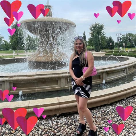 Lori Eberhardt Is Celebrating Friendship Village Stl Facebook