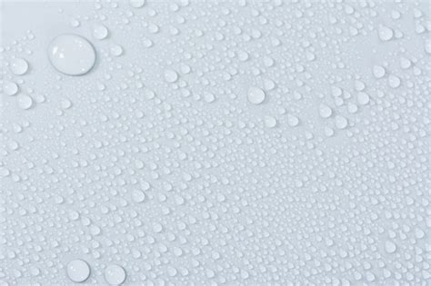 검은 색 톤 배경에 물 방울을 닫습니다 플라스틱 Pvc 표면 이나 그런 지에 거품추상 흰색 회색 젖은 질감 사실적인 순수한 물방울이 응축되었습니다 캔버스 가죽 질감의 디테일