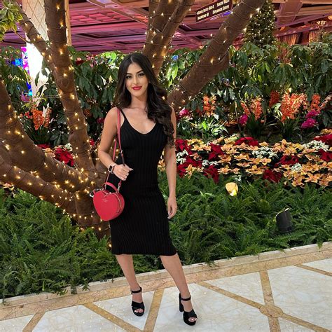 Adult Film Star Sophia Leones Death Mystery Deepens As Cops Share U