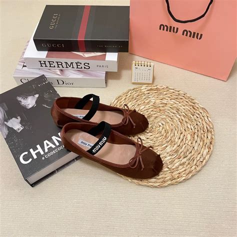 Балетки Miu Miu купить с доставкой по выгодным ценам в интернет магазине Ozon 1538479809