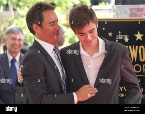 Finnigan And Eric Mccormack Fotos Und Bildmaterial In Hoher Auflösung Alamy