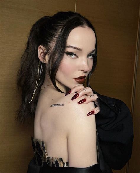 Pin By Mya On Fav Girls Dove Cameron Style Dove Cameron Cameron