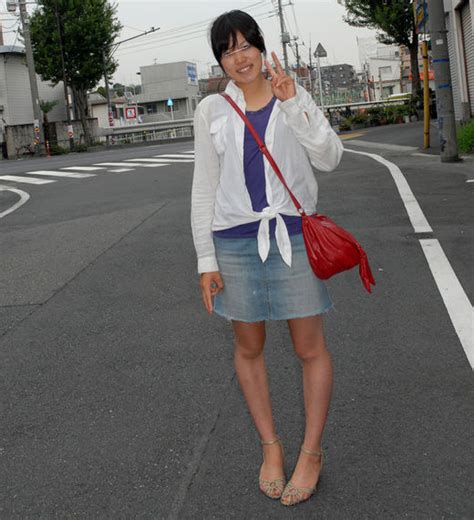 Gcolle 素人投稿倶楽部 素人投稿動画 パスタ屋さんでおっぱい見せてオナって極太ディルドをずぶずぶ入れちゃうOLさん Part パスタ屋さんの店
