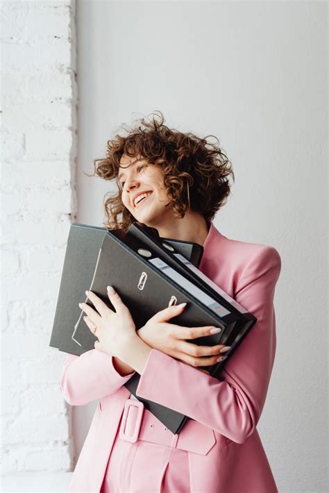 Should You Become An Accountant Here Are The Pros And Cons Broke And Chic
