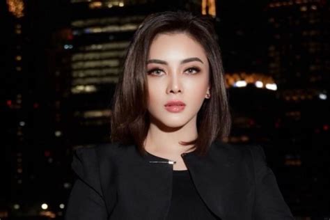 Dhena Devanka Akan Kembali Rayakan Lebaran Tanpa Suami Okezone Celebrity