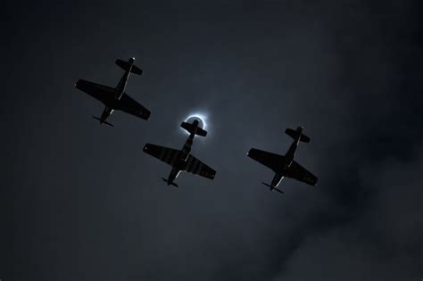P 51 Mustangs Chase The Eclipse Rwwiiplanes