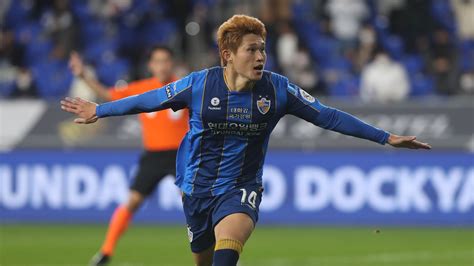 이동경 샬케 떠나 독일 2부 로스토크로 임대이적 연합뉴스