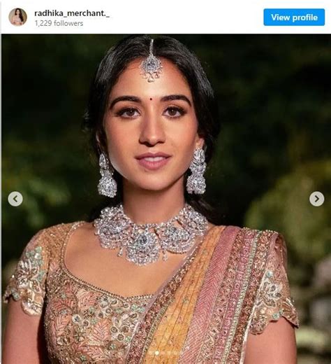 ინდოელი მილიარდერი ქალები და მათი ბრილიანტები როგორ გამოიყურება ამბანის ოჯახის წევრების