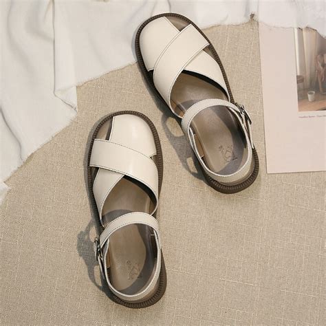 부드러운 가죽 샌들 여성 여름 샌들 신발 패션 여성 워킹 샌들 오픈 토 신발 여성 신발 2022 년 상품