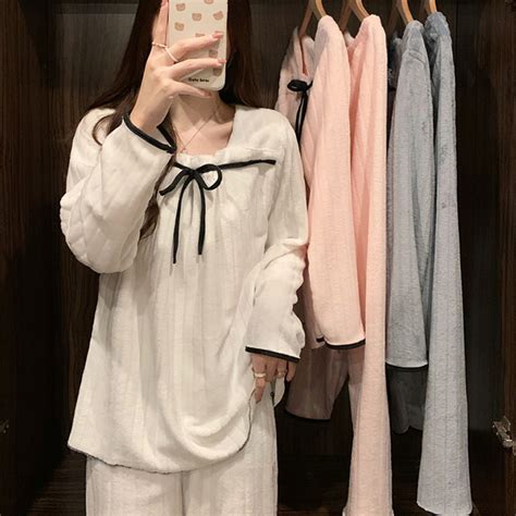 티티리 티티리 스퀘어넥 리본 골지 겨울 파자마 여성 공주 극세사 밍크 마약 수면 바지 기모 잠옷 위시버킷