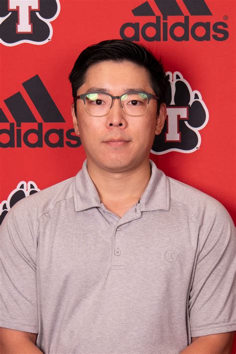 Owen Vining Director Of Esports Super Smash Bros Ultimate Coaches Thomas College