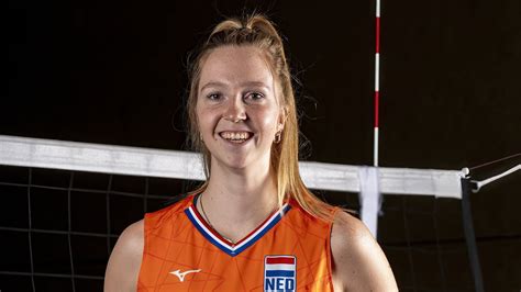 Britte Stuut Met Oranje Naar Japan De Texelse Courant 247 Nieuws