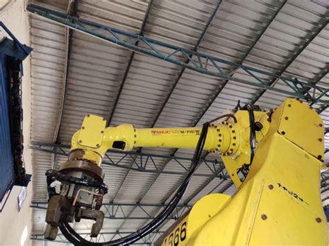 M100184 Fanuc Material Handling Robot Lifting Capacity 45 Kkg Id