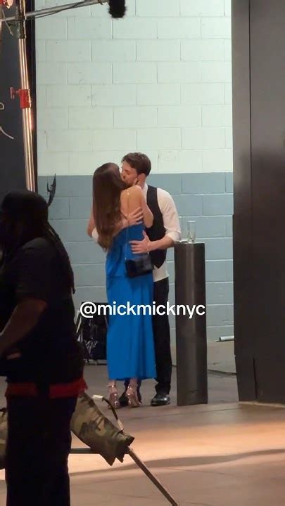 Chris Evans And Dakota Johnson Kissing On The Materialists Set 🎬 ️