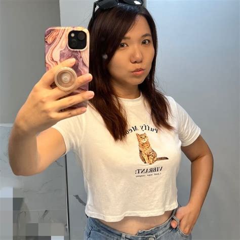 我有一個朋友是做理財保險的，他自己是媽媽有一個小朋友，先生職業不差，家裡狀況是挺過得去的。 這兩日在她的fb上大寫特寫具俊曄說錯了，權利不能給徐媽，要怎樣怎樣。然後貼了張分析表，上面名字完全