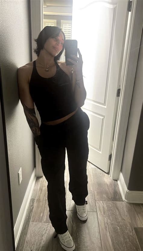 Pin By On The Judgment Day Perfect People Gents Hair Style Muscle Women