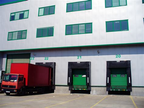 Пожароустойчиви секционни врати нивоизравнителни рампи Eurosped