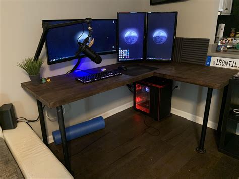 Finally got rid of my Ikea desktop and built a custom desk Idéias para mobília Mobilia Ideias