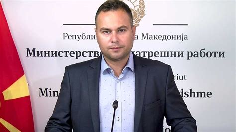 Дали за патување во странство на седумгодишно дете е потребна согласност и од двајцата родители