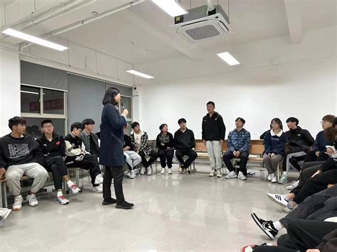 体育部开展“就业引航，青春启航”主题团日活动