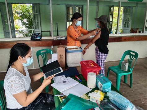 ကျောက်တံခါးမြို့နယ်အတွင်းရှိ ပြည်သူများအား ကိုဗစ် ၁၉ ရောဂါကာကွယ်ဆေး ပြည