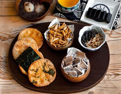 Japanese Snacks And Sweets Raku” Package Kokoro Care
