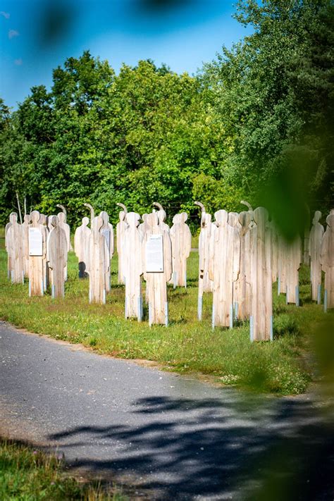 Obóz Pracy W Łambinowicach świadectwo Wojennych Tragedii