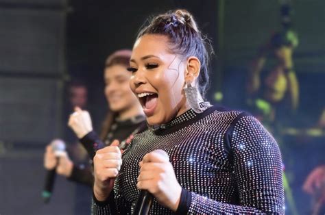 Cantora Larissa Ferreira Deixa Banda Mastruz Com Leite Por Motivos De Sa De Mental Pop Vibe