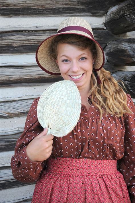 Pionierfrau Reenactor Ausdr Cke Redaktionelles Stockfotografie Bild Von Leute Nobel 143316697